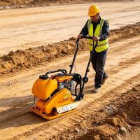 China HZR90 80kg Gasoline Vibratory Plate Compactor Small Soil Compaction Machine for Landscaping Road Repair and Construction for sale