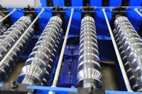 China High Efficiency Corrugated Roof Roll Forming Machine With Cr12Mov Cutter for sale