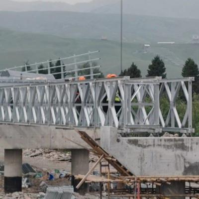 China ISO9001 Hot-Dip Galvanized Temporary Steel Truss Bridge with 6750 kN.m Moment Capacity and 843.9 kN Shear Strength for sale