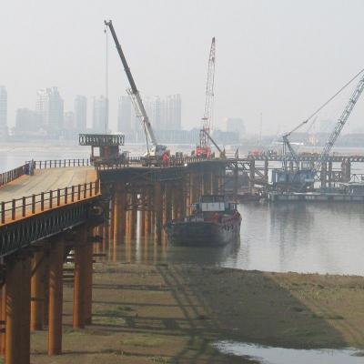China Q235 Large Span Light Steel Prefabricated Truss Bridge with 6750 kN.m Capacity and Galvanized Finish for sale