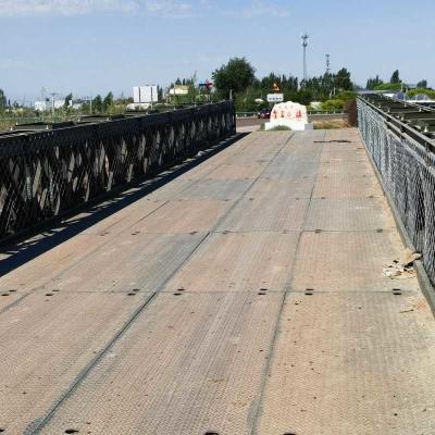 China Customized Pedestrian Panel Bridge with 843.9 kN Shear Capacity and 4809.4 kN.m Moment Rating for Temporary Access for sale