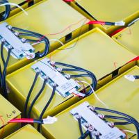 China 1kWh Battery Pack Lightweight Portable High Safety Outdoor Emergency Mobile Power Supply for sale