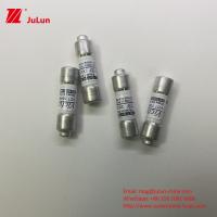 China PV 25A 30A AC200kA Interrupt Rating Ceramic Car Fuses With Holder Mounting Method for sale