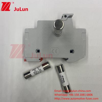 China 1500VDC Solar PV Fuse Holder with Fuse for Solar Photovoltaic Inverter Applications for sale