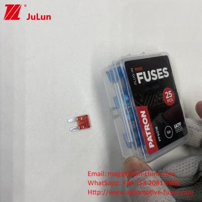 China Trucks Offroad Blade Fuse Boxed 10A 32V Vehicle Circuit Breakers For Automotive Electronics 0337 0237 0899 0999 0299 for sale