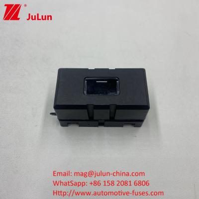 China Carton Packing Car Fuse Holder for With Plug-in Fuses Max voltage 32VDC 58VDC 72VDC for sale
