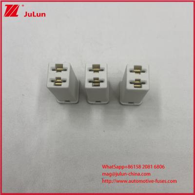 China Vehicle 32VDC Circuit Breakers Mini Car Fuses 25A 32V Terminals Female Square Plug-In Fuse Link For Car Vehicle 0495025.ZXA for sale