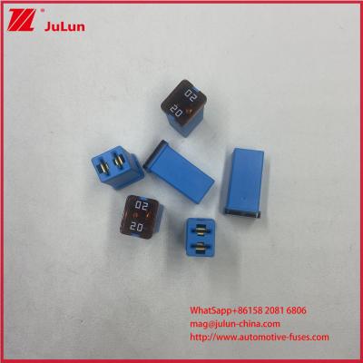 China 20A 32V Terminals Female Square Plug In Blade Fuses Link Car Vehicle 0495020 for sale