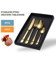 China Sustainable Stainless Steel Cutlery Set Steak Knives Polished Metal Dishwasher Safe for sale