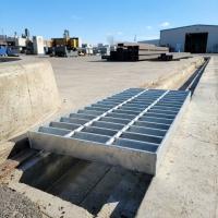 China 32×5mm HDG Steel Bar Grating for Loading Ramp & Sloped Walkway for sale