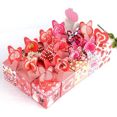 China Custom White Paper Christmas Gift Box 6x12x10 cm Glossy Lamination for sale