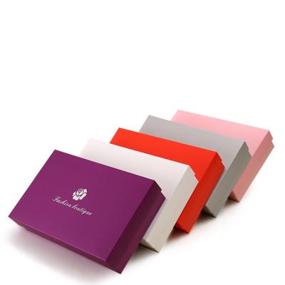 China Custom Luxury UV Effect Paper Packaging Box for Underwear Lingerie - 700-2000gsm Material, 1000pcs MOQ for sale