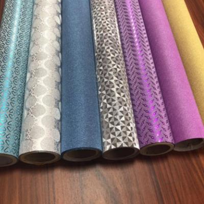China Thermal Glitter Transparent Lamination Film Roll 110 Micron 1020 mm Width for Paper Board for sale