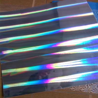 China BOPP Holographic Metallized Wet Lamination Film 23-25 Micron for Product Packaging for sale