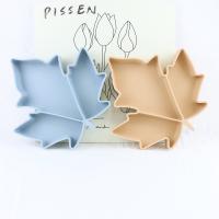 China Unbreakable Silicone Divided Suction Plate Colorful Maple Shape for sale