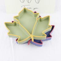 China Unbreakable Silicone Divided Suction Plate Colorful Maple Shape for sale