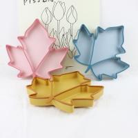 China Unbreakable Silicone Divided Suction Plate Colorful Maple Shape for sale