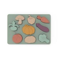 China Vegetables Shape Montessori Jigsaws Puzzle Food Grade Silicone Material for sale