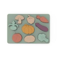 China Vegetables Shape Montessori Jigsaws Puzzle Food Grade Silicone Material for sale