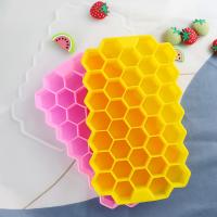 China BPA Free Honeycomb Ice Cube Mold , Food Grade Rubber Ice Cube Trays for sale
