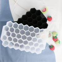 China PVC Free Soft Rubber Ice Cube Tray With Lid Honeycomb Shape OEM for sale