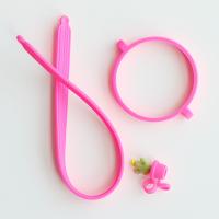 China Custom Silicone Bottle Accessories for Bottle Mug Tumblers Gift of 4 Silicone Straw Toppers and Silicone Strap for sale
