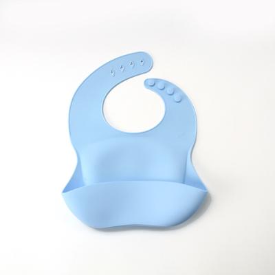 China Baby Feeding Silicone Baby Bib Cute Cartoon Printing Patterns Made from Food Grade Silicone Waterproof and Durable Ideal for Daily for sale