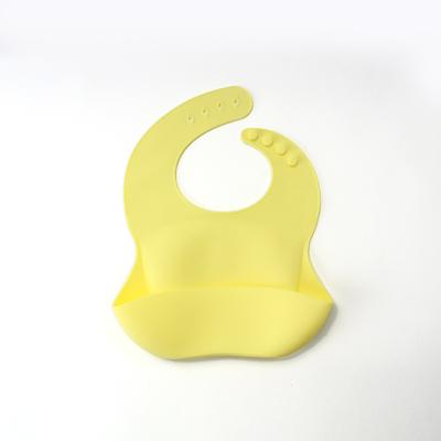 China 0-4 Years Old Baby Feeding Bib Silicone Soft Waterproof Easy Clean Comfortable Design Ideal for Mealtime Protection for sale