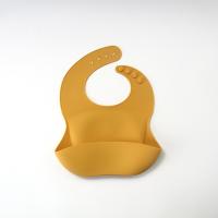 China Cute Cartoon Printing Patterns Silicone Baby Bib Various Colors Customizable Soft Flexible Waterproof Baby Feeding Bib for sale