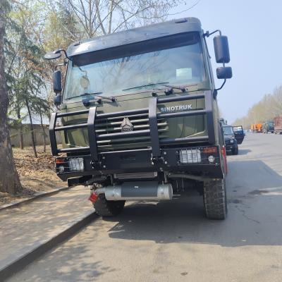 China HOWO 6x6 Fuel Tanker Truck with 6×6 Drive, 371HP Engine, and 18000L-25000L Fuel Capacity for Rugged Transport for sale