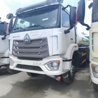 China HOWO NX 6×4 CNG Fuel Tank Truck with 400HP Engine and 30,000L Capacity for Diesel and Petrol Transport for sale
