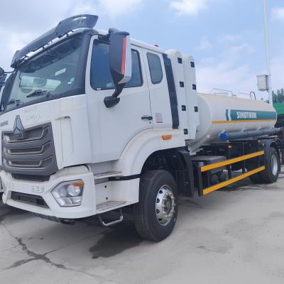 China HOWO NX 6×4 CNG Fuel Tank Truck with 400HP Engine and 25,000L Capacity for Fuel Distribution for sale