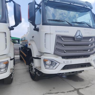 China HOWO NX 6×4 CNG Fuel Tank Truck with 400HP Engine and 20T Payload for Diesel and Petrol Transportation for sale