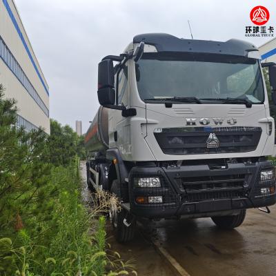China Camión Cisterna de Combustible HOWO TX 8×4 – Camión Tanque de Aluminio SINOTRUK para Transporte de Combustible for sale