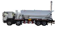 China HOWO 8x4 Bulk Emulsion Explosive Mixing and Charging Truck with 350 HP Diesel Engine, 32-ton GVW and 8-23 m Telescopic Hose Arm for sale