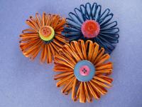 China Factory custom Handmade Raffia Flowers Beautiful Raffia Flower Patches for Hat Bag Garment, Woven Applique Sticker for sale