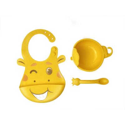 China Baby Feeding Set Silicone Bibs And Bowls Giraffe Shape BPA Free Customized for sale