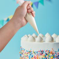 China Tear Proof Silicone Kitchen Tool Cake Cream Plastic Disposable Pastry Bags for sale