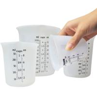 China Heat Resistant Silicone Kitchen Tool Measuring Cups 500ml 16oz Custom Scale for sale