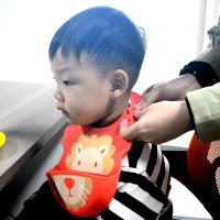 China Customized Baby Silicone Bibs Food Grade Waterproof Toddlers BPA Free Bibs for sale