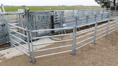 China Farm Livestock Animal Sheep Fence Panel Waterproof Heavy Duty Rural Fencing for sale