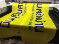China Large Format 150W Laser Cutting Machine AC220V For Banner， flag, light box clothes cutting for sale