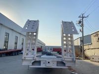 China 60-100 Ton Heavy Duty Flated Bed Trailer 3 Axles Gooseneck Semi Trailer for sale