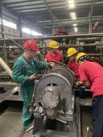 China Hook Suspension Type Pneumatic Hoist with 25 Kg Capacity and Emergency Stop Safety Features for sale