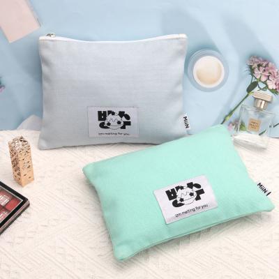 China Large Cotton Canvas Travel Makeup Bag Eco Friendly Cosmetic Toiletry Organizer with Custom Logo 30x20cm for sale