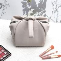 China Custom Logo Waterproof PU Leather Cosmetic Bag with Handle 4x6 Inch Portable Makeup Pouch for sale