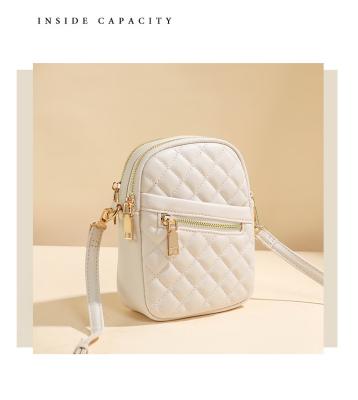 China Women Mini Phone Bag Diamond Shaped Single Shoulder Crossbody Bag 20cm x 15cm for sale