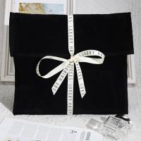 China Custom Velvet Envelope Gift Pouch 4x6 Inch Premium Soft Fabric Jewelry Dust Bag with Drawstring for sale