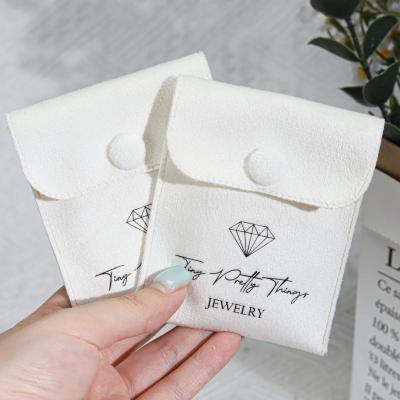 China Custom Velvet Jewelry Envelope Pouch 4x6 Inch High End White Gift Bag with Button for sale