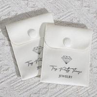 China Custom Velvet Jewelry Envelope Pouch 4x6 Inch High End White Gift Bag with Button for sale